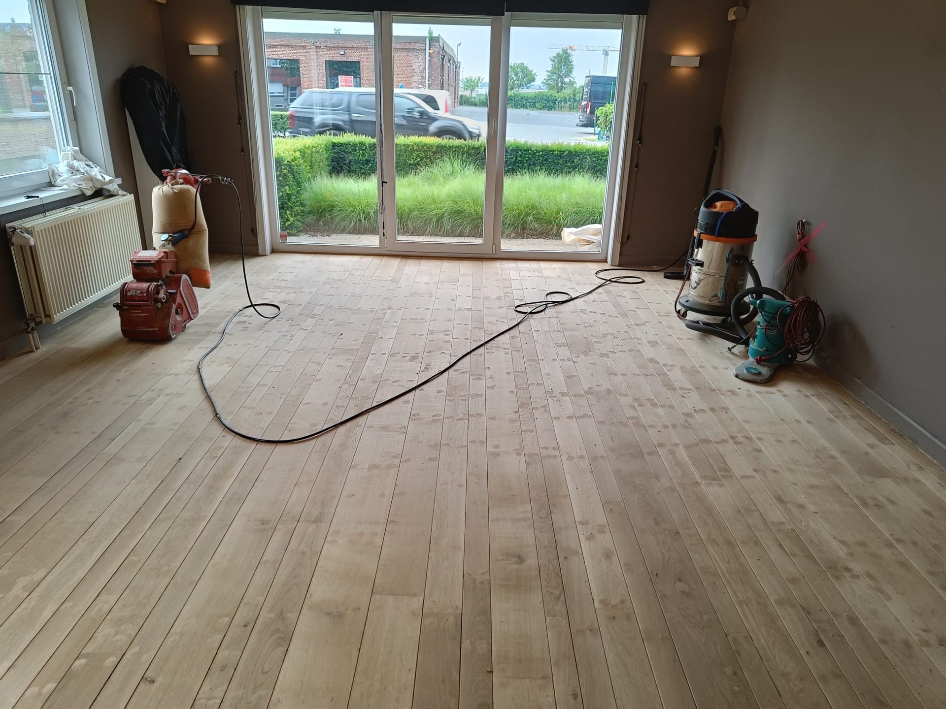 Parket laten schuren en behandelen: hoe houd je je parketvloer mooi ...